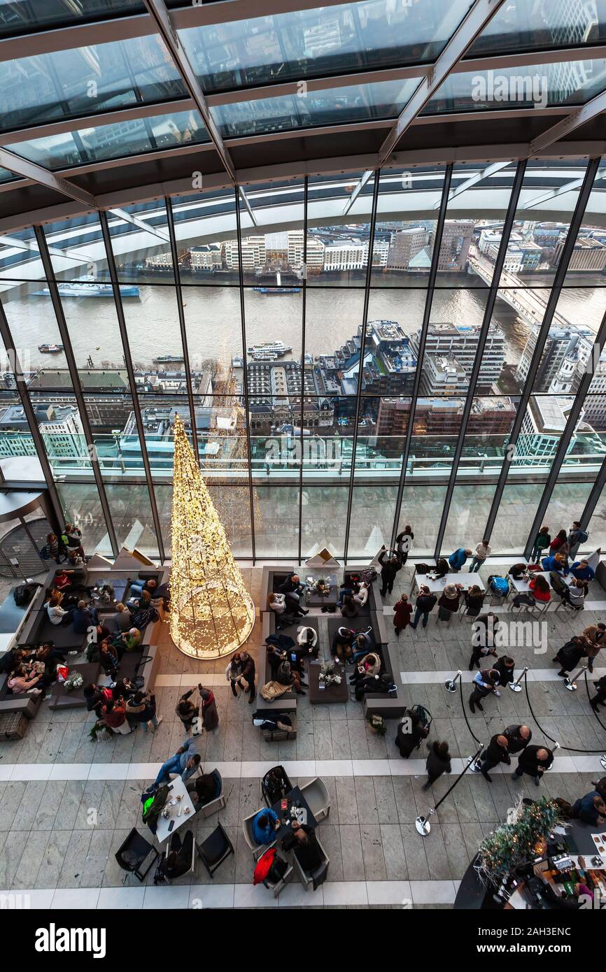 London viewing platform from sky hi-res stock photography and images ...