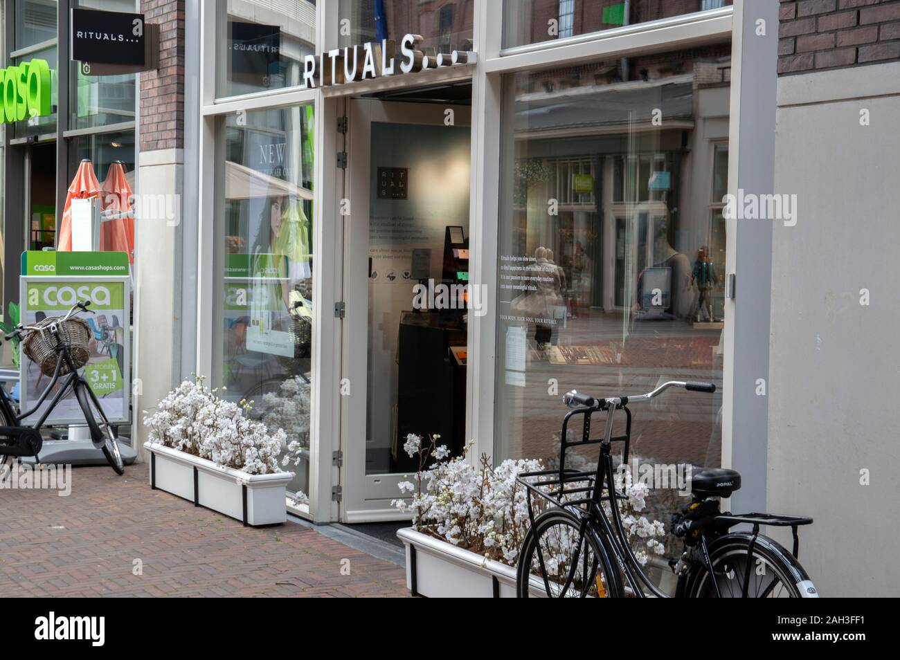 Rituals logo hi-res stock photography and images - Alamy