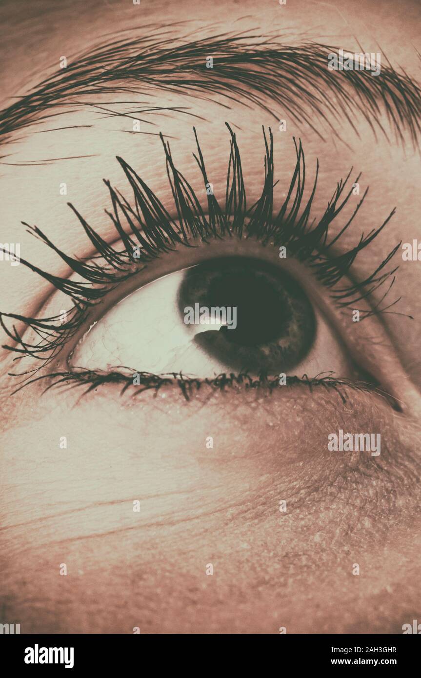 Retro eye hi-res stock photography and images - Alamy