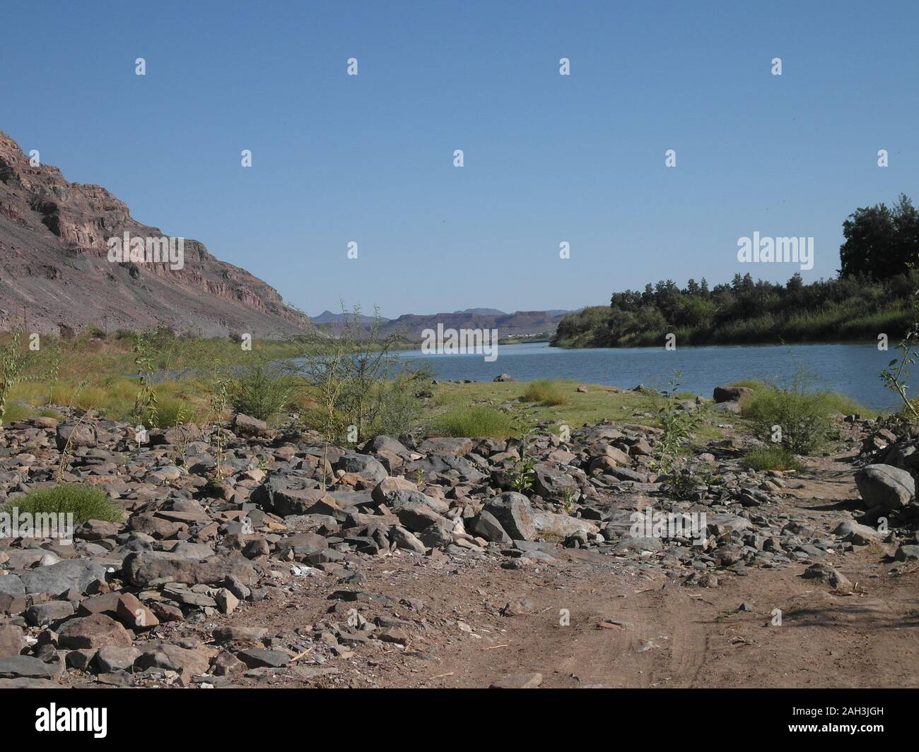 Trekking through Africa - Orange River - South Africa Namibia border ...