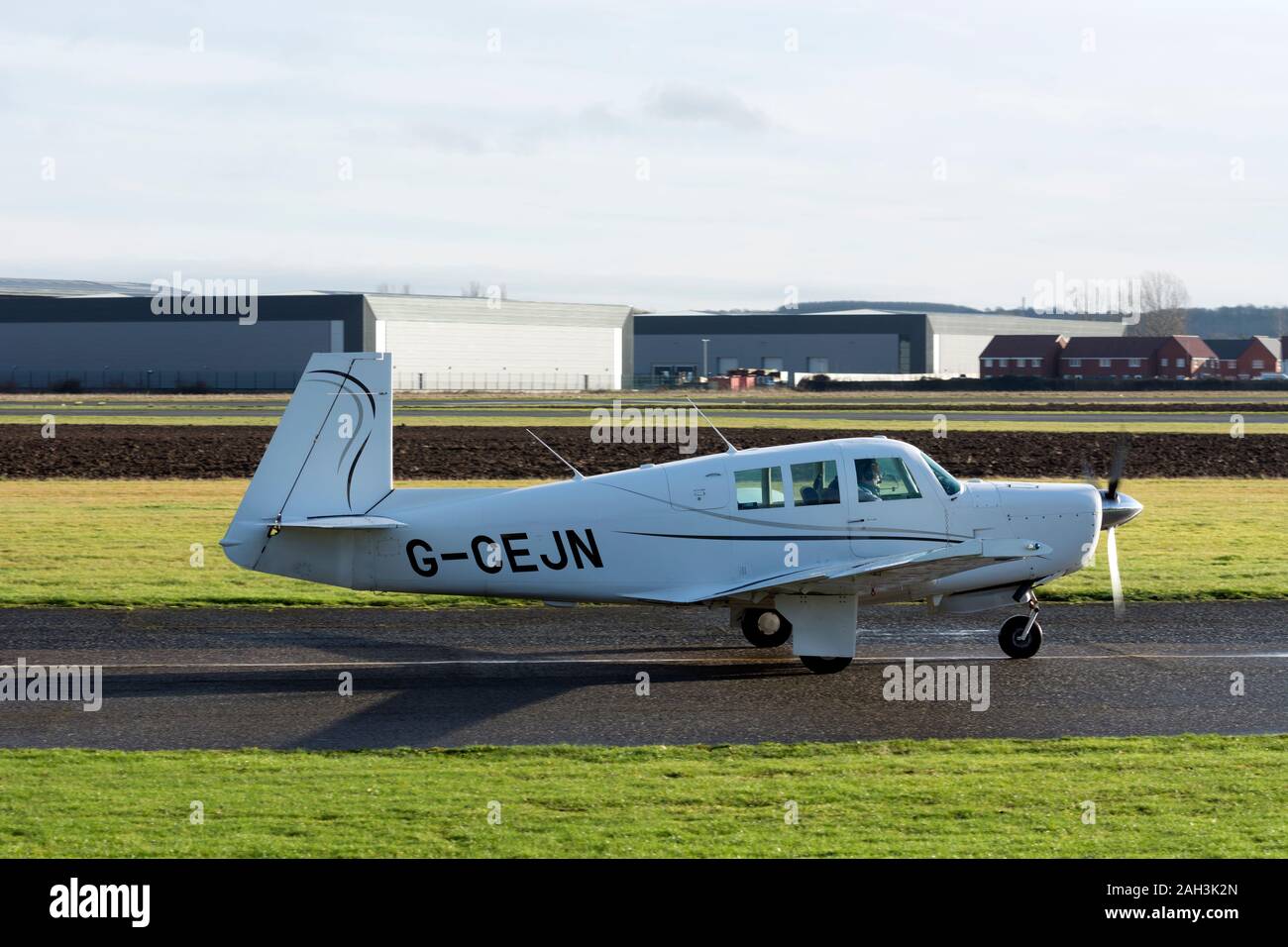Mooney M20F Executive at Wellesbourne Airfield, Warwickshire, UK (G ...