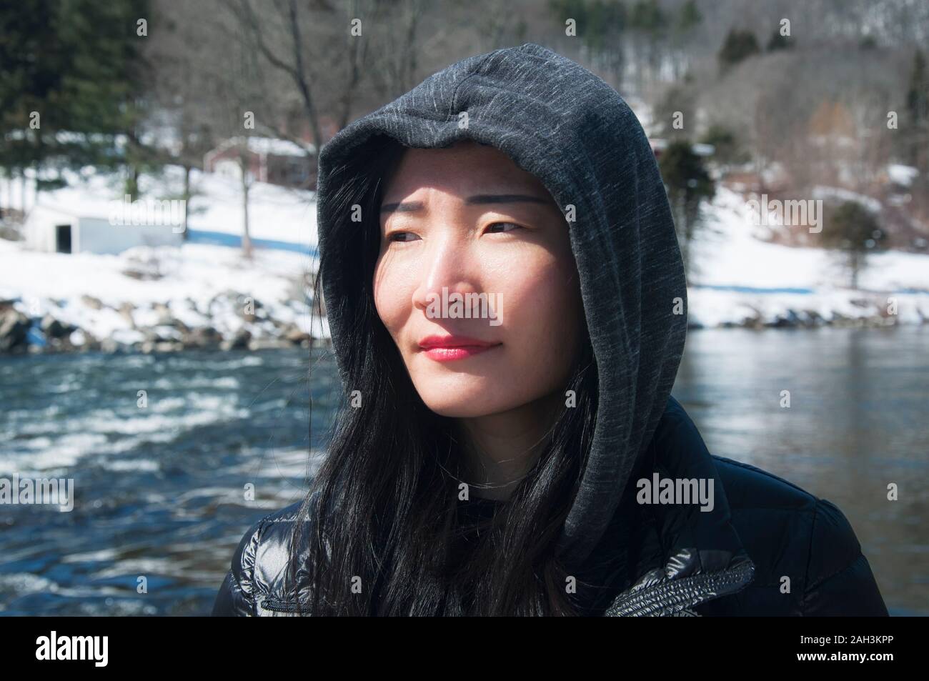 Chinese woman wearing winter jacket hi-res stock photography and images ...