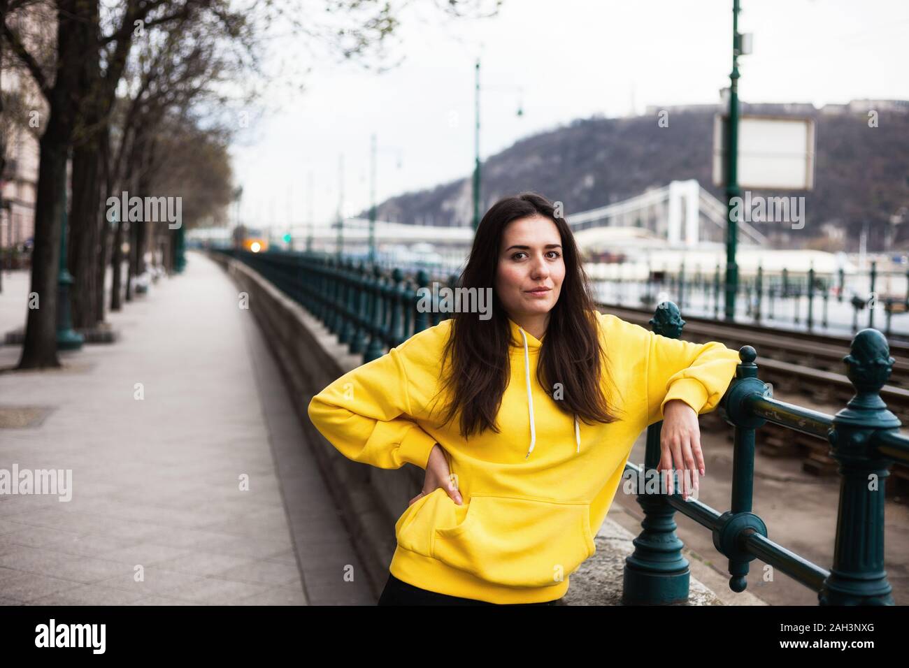 Yellow hoody hi-res stock photography and images - Alamy
