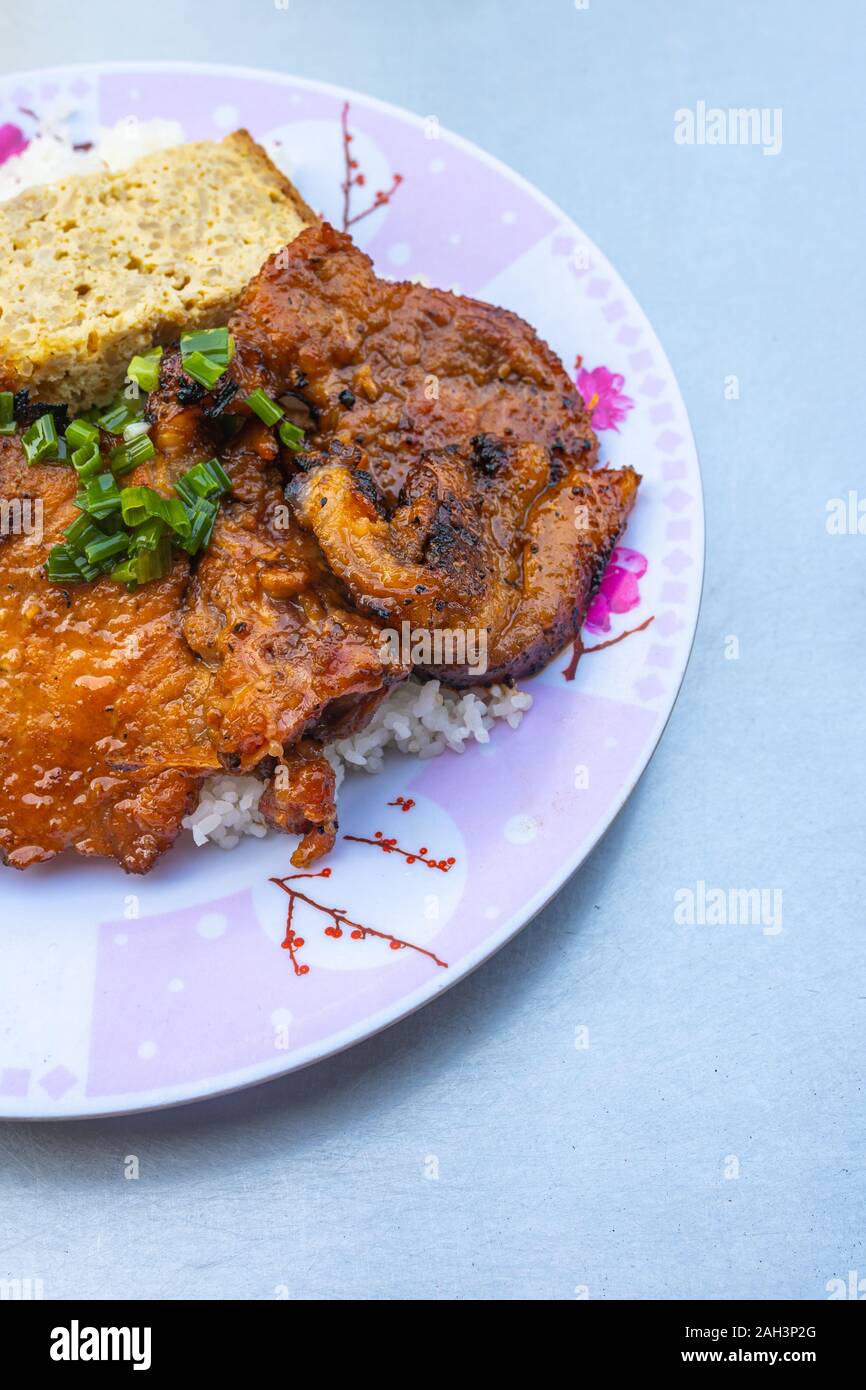 Vietnamese broken rice com tam hi-res stock photography and images - Alamy