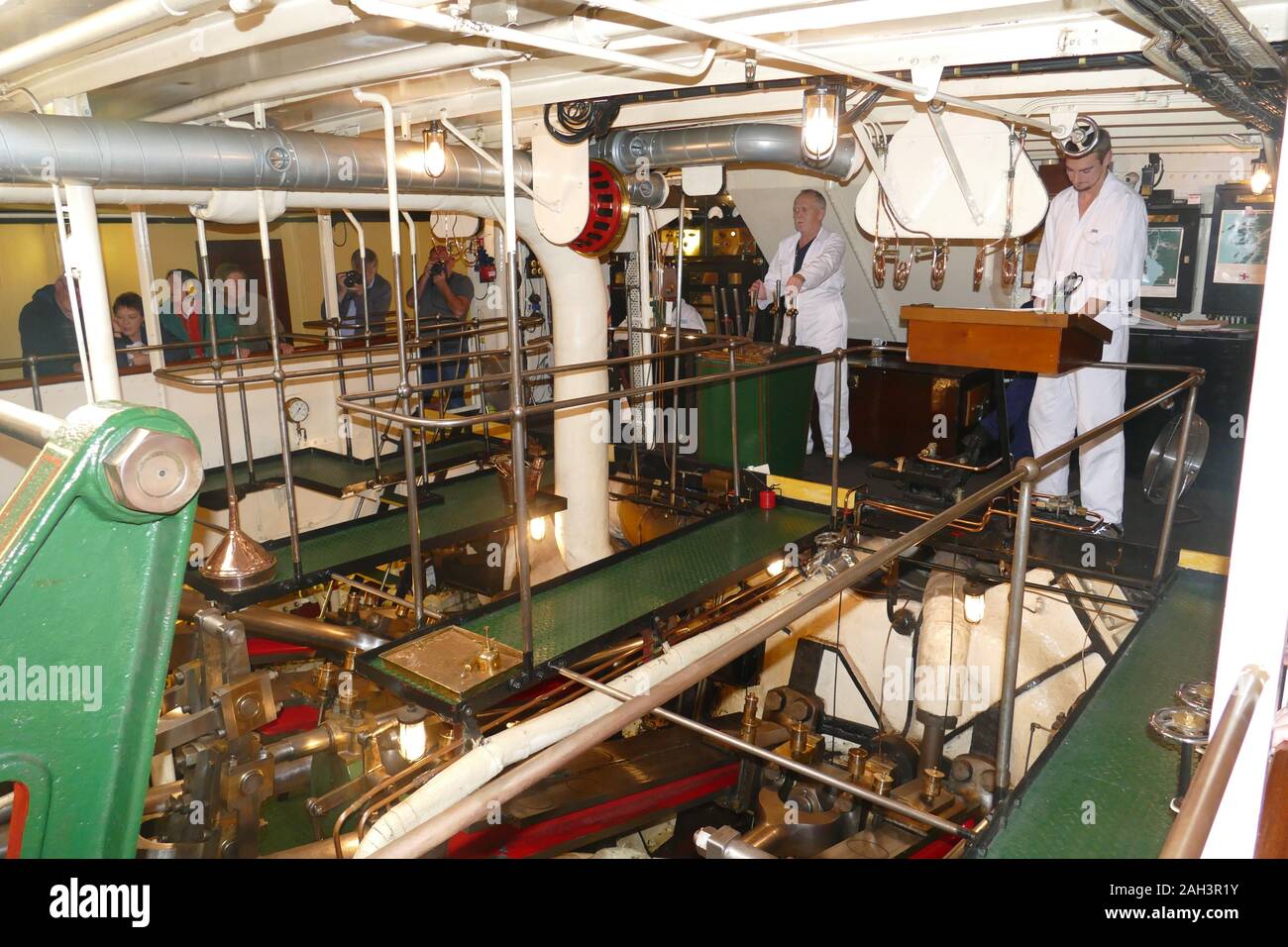 The Waverley was launched in 1946 is the last oceangoing passenger ...
