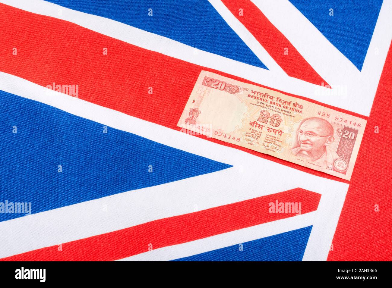 20 rupee note hi-res stock photography and images - Alamy