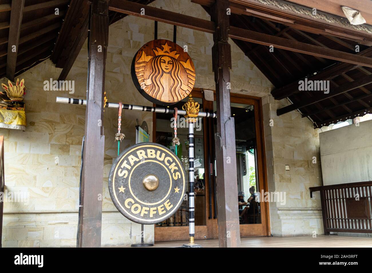Ubud, Indonesia - 28 5 2019: A uniquely styled Starbucks Coffee in Bali ...