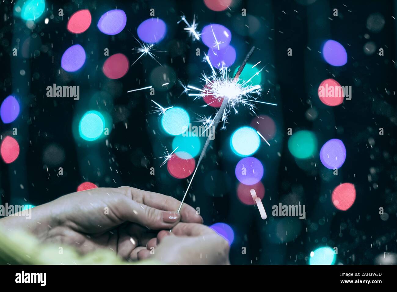 Woman sparkler in hands hi-res stock photography and images - Alamy