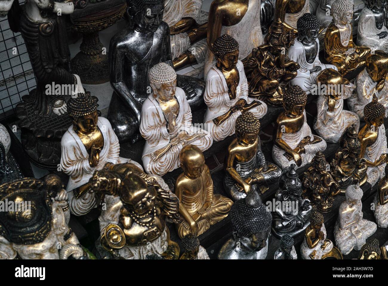 Ubud, Indonesia - 28 5 2019: religious idols for sale in a Balinese ...