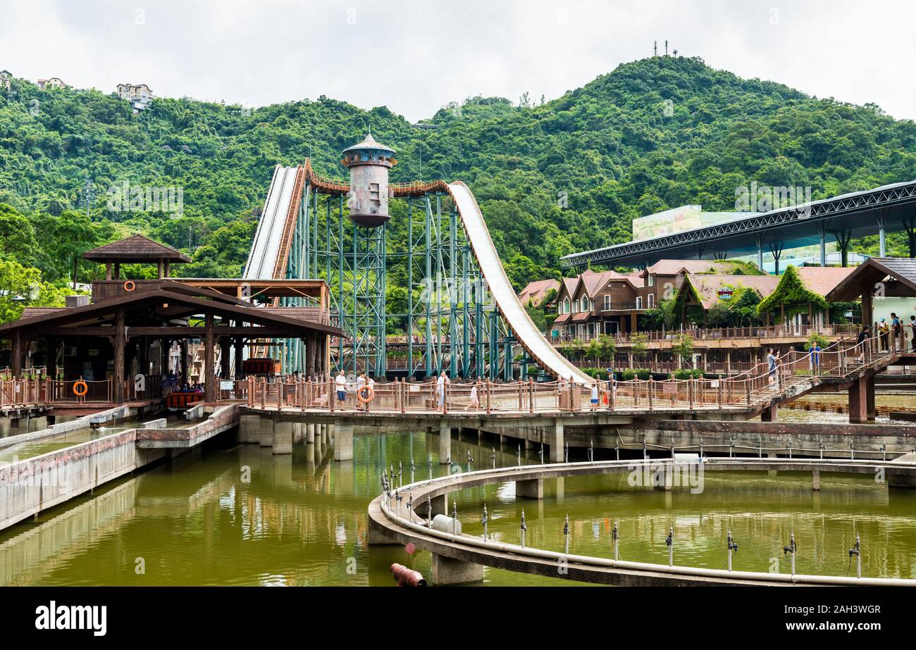 Water park slides fun kids hi-res stock photography and images - Alamy