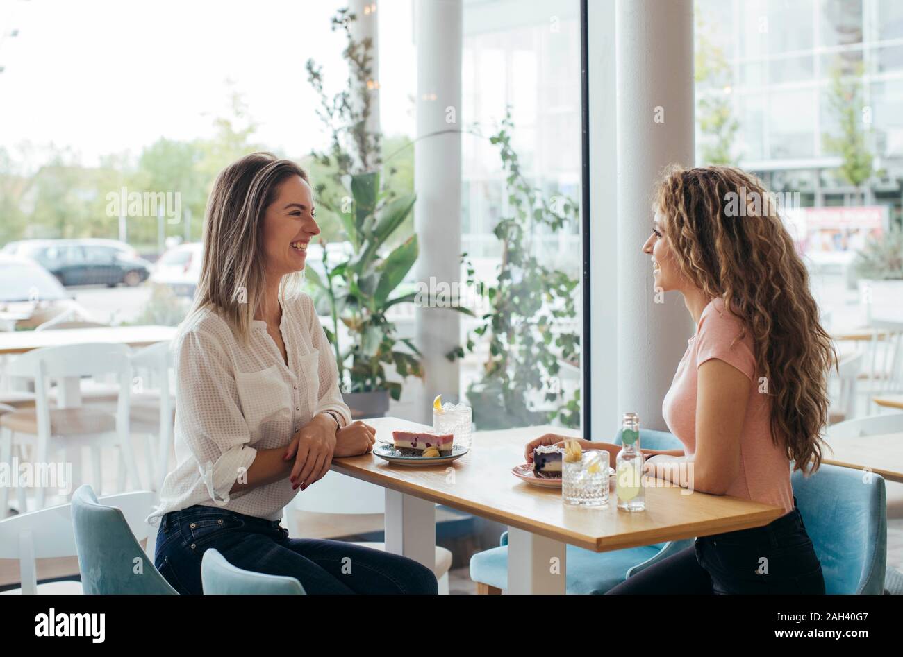 Female students cake hi-res stock photography and images - Alamy