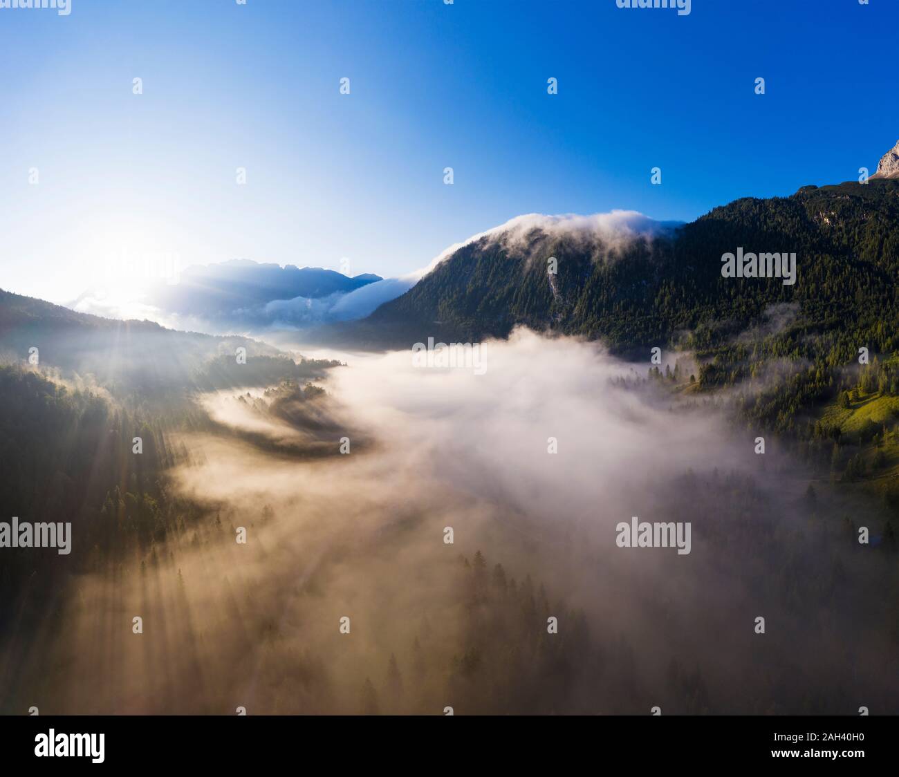 Sunlight illuminating sky hi-res stock photography and images - Alamy