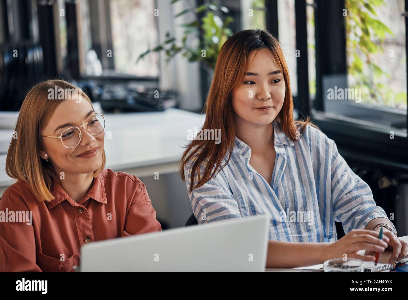 Portrait two asian businesswomen in hi-res stock photography and images ...
