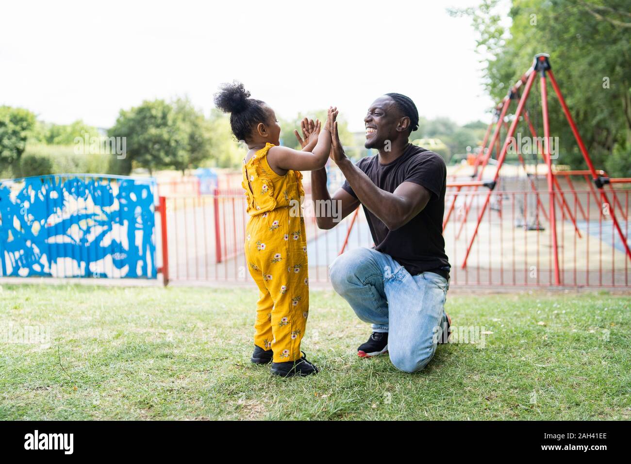 Cute clapping hand hi-res stock photography and images - Alamy