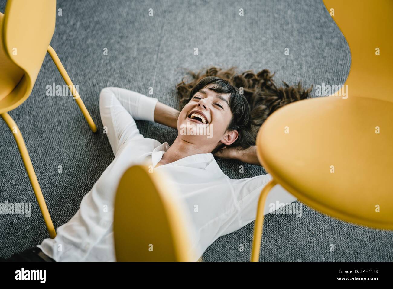 Space between chairs hi-res stock photography and images - Alamy