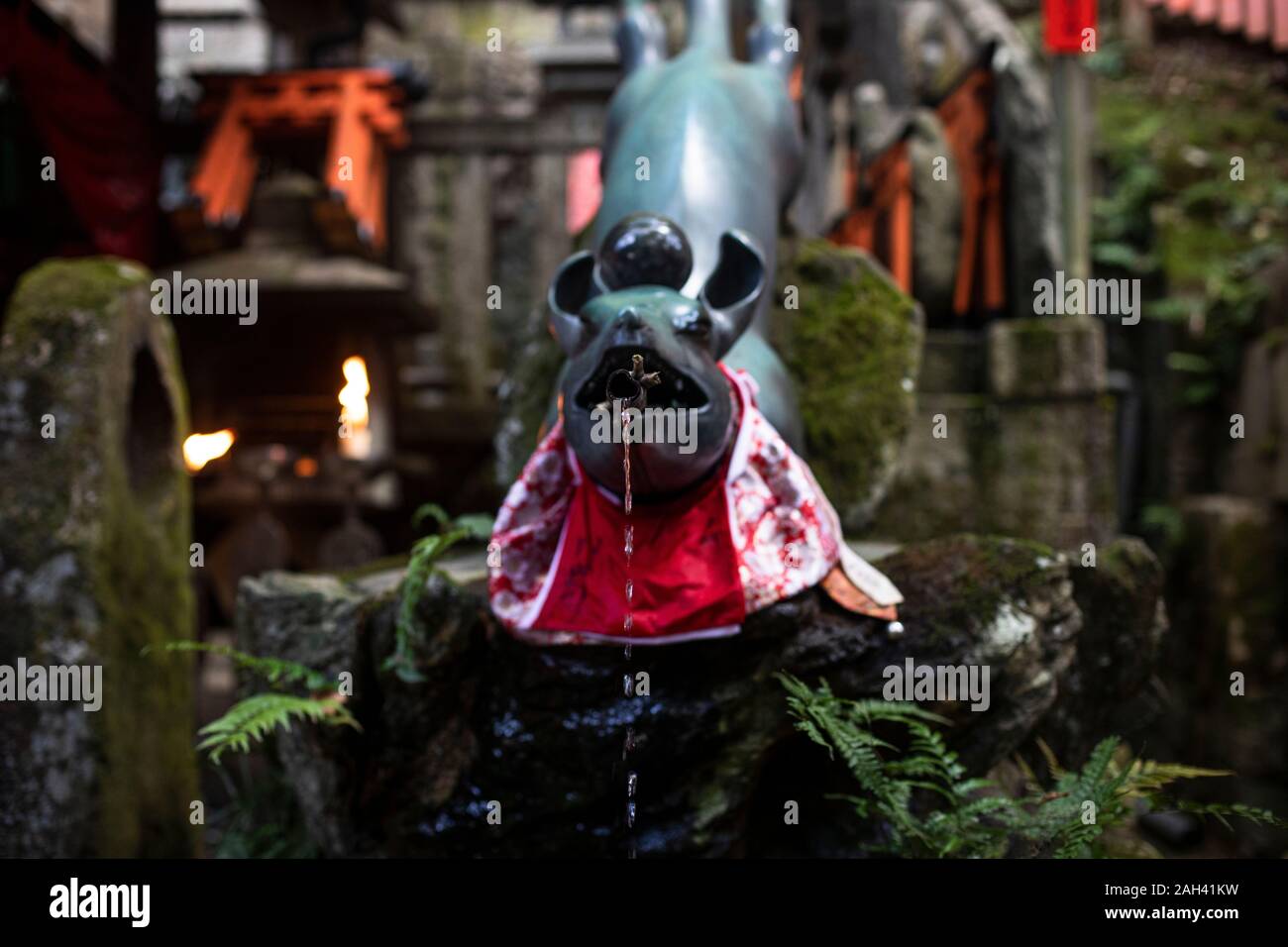 Japan, Kyoto Prefecture, Kyoto City, Fox fountain sculpture at Fushimi ...