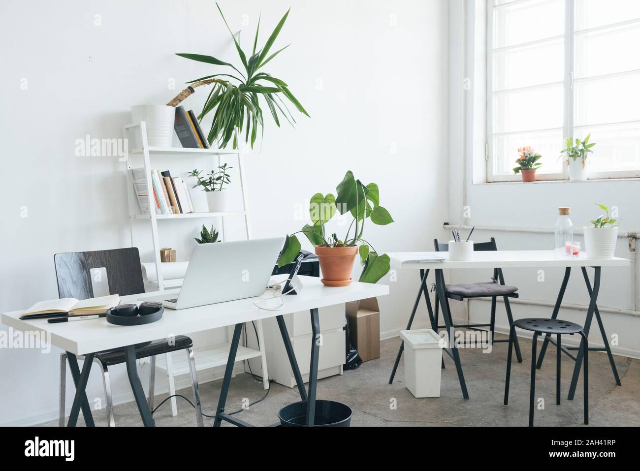Interior of an empty office Stock Photo - Alamy