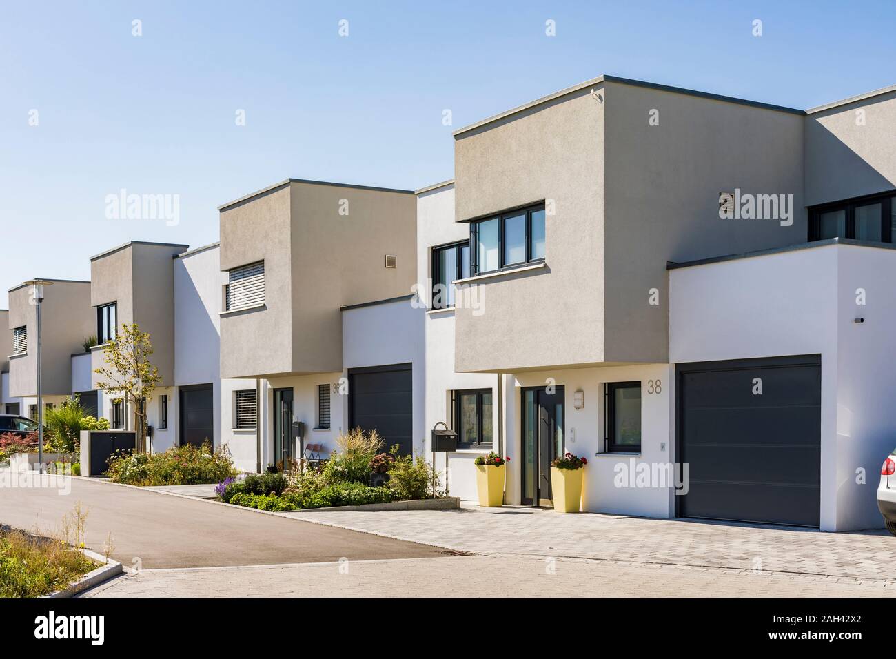 Row house development hi-res stock photography and images - Alamy