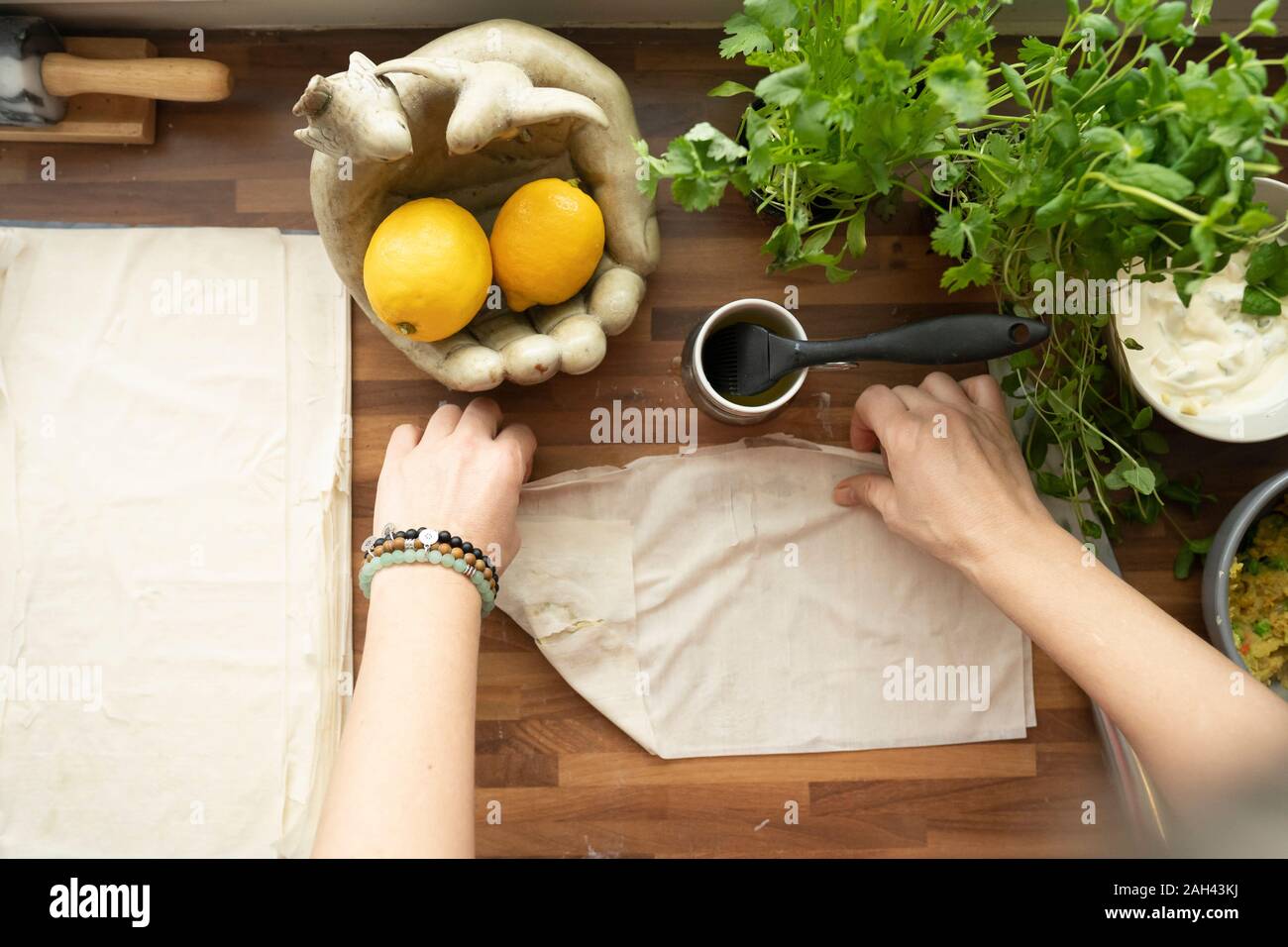 Raw samosas hi-res stock photography and images - Alamy