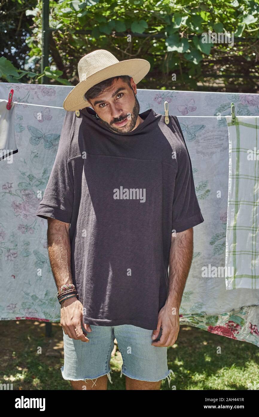 Clothesline garden hi-res stock photography and images - Alamy