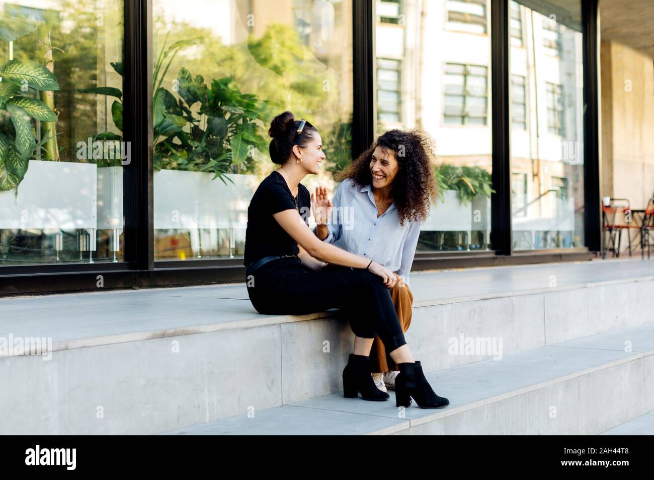 Gossipping hi-res stock photography and images - Alamy