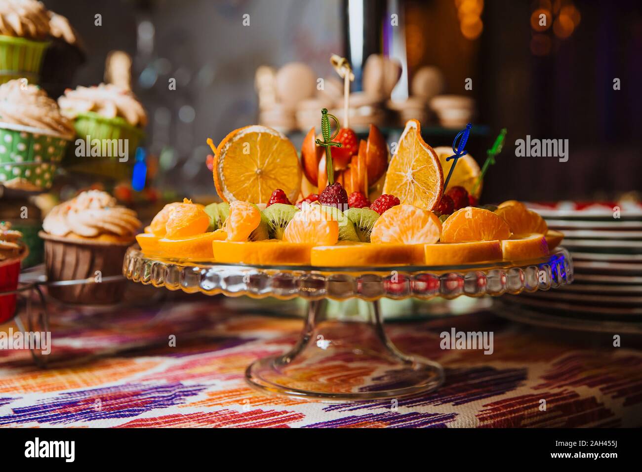 Stand ready hi-res stock photography and images - Alamy