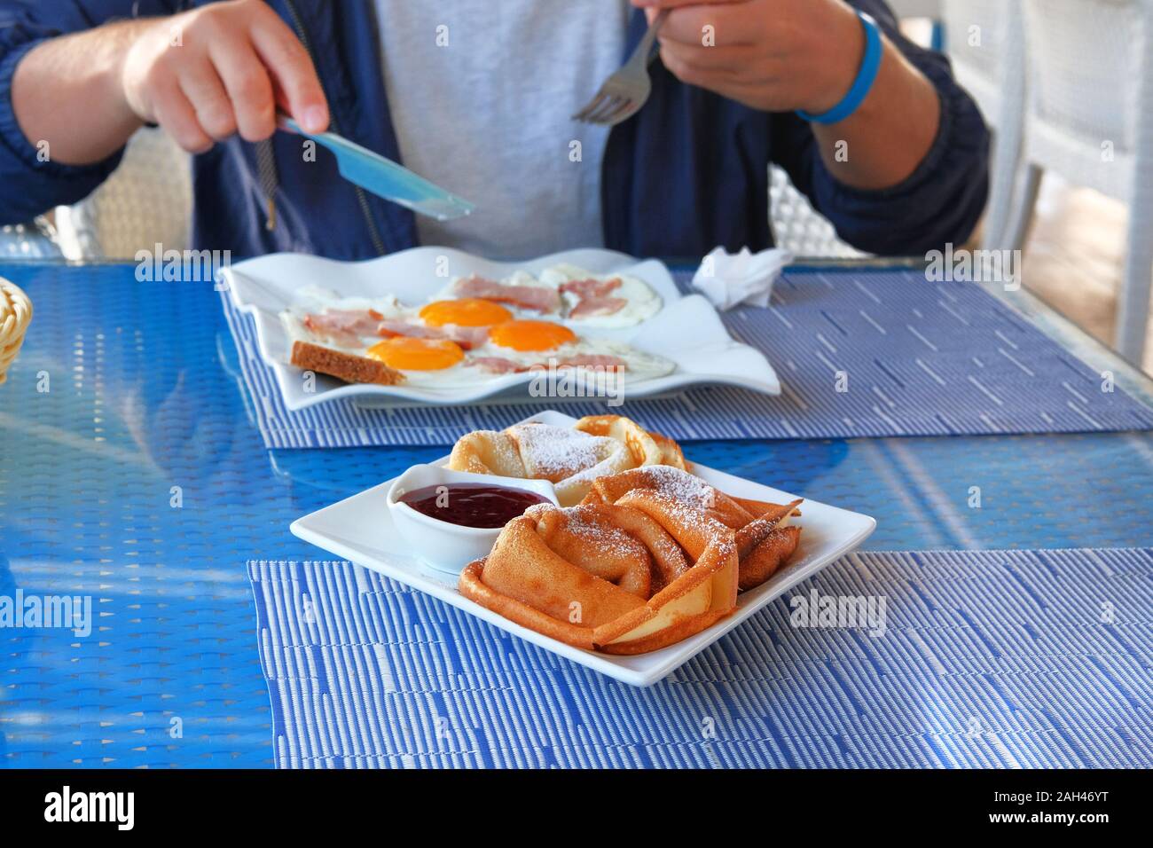 The pancake man hi-res stock photography and images - Alamy