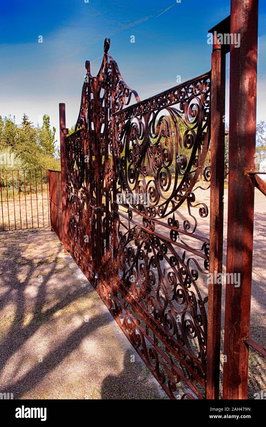 Wrought iron gates america hi-res stock photography and images - Alamy