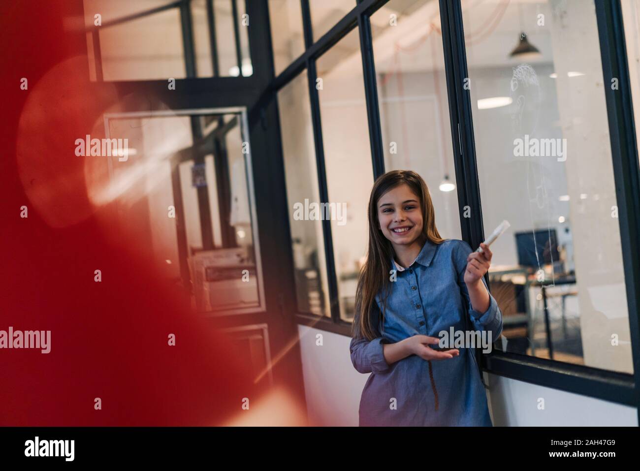 Girl 10 11 years painting hi-res stock photography and images - Alamy