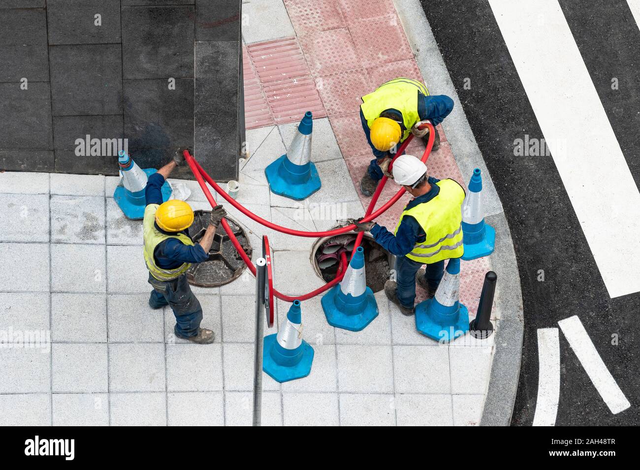 Installing electricity wires hi-res stock photography and images - Alamy