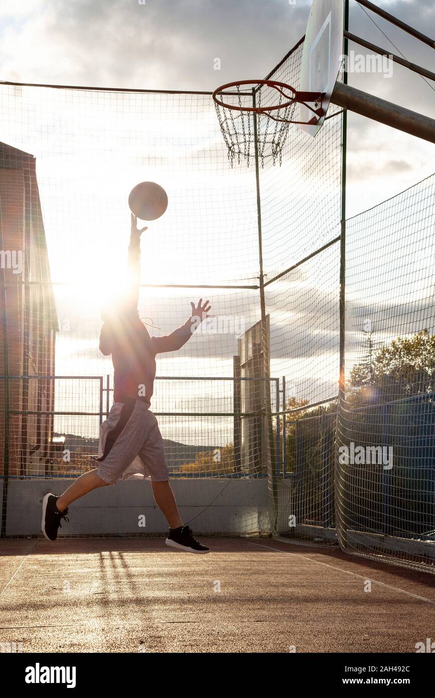 16 17 Years High Resolution Stock Photography and Images - Alamy