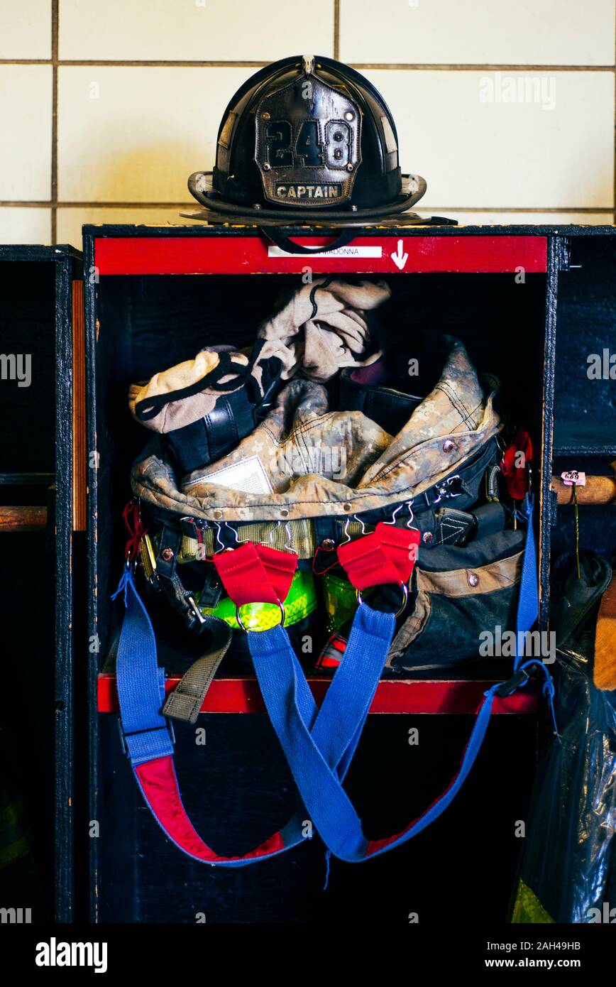 Firefighter helmet hi-res stock photography and images - Alamy