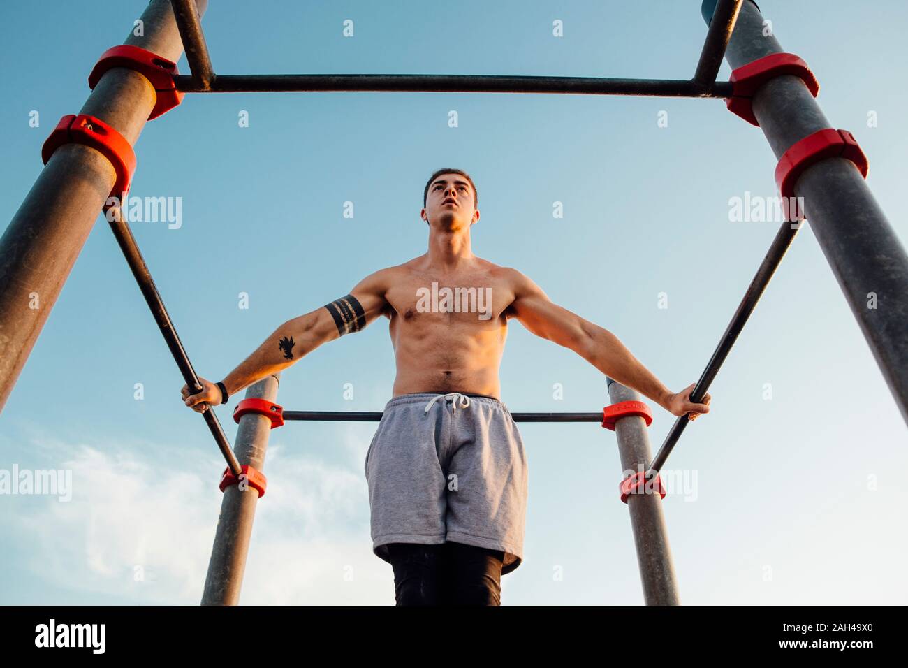 Calisthenics man gym hi-res stock photography and images - Alamy