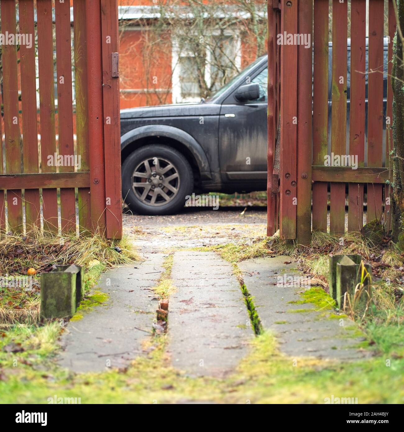 Open gate car hi-res stock photography and images - Alamy
