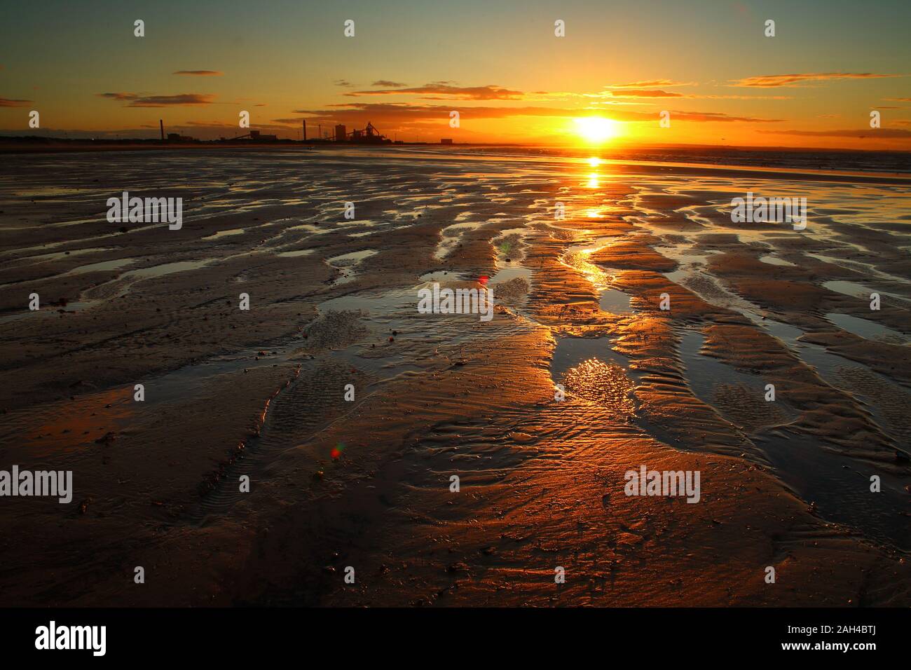 Reflecting the sun off of the sand hi-res stock photography and images ...