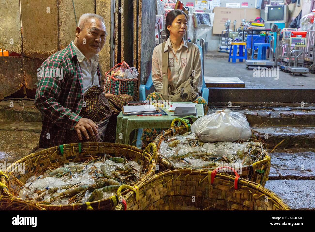 Fish market yangon myanmar hi-res stock photography and images - Alamy