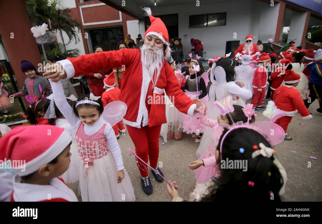 Indian santa claus hi-res stock photography and images - Alamy