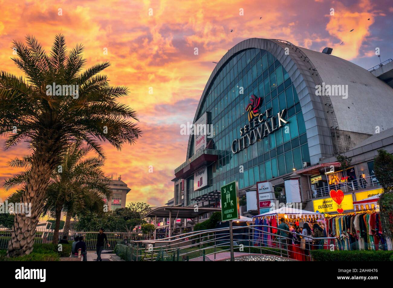 Select City Walk Logo Weekend Plans At The Mall? Here Are 10 New Shops