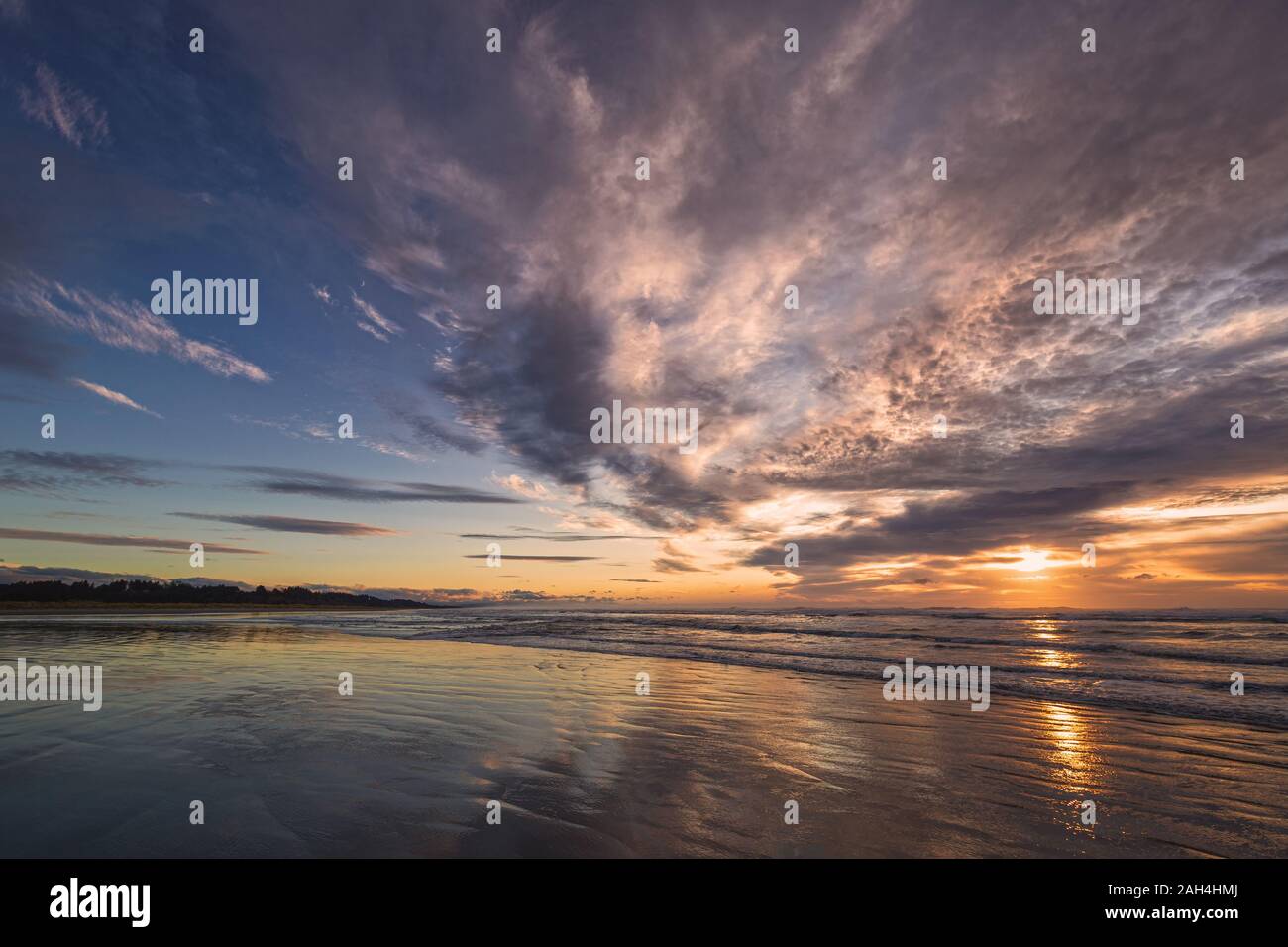 Sunset at a Beautiful Northern California Beach Stock Photo - Alamy