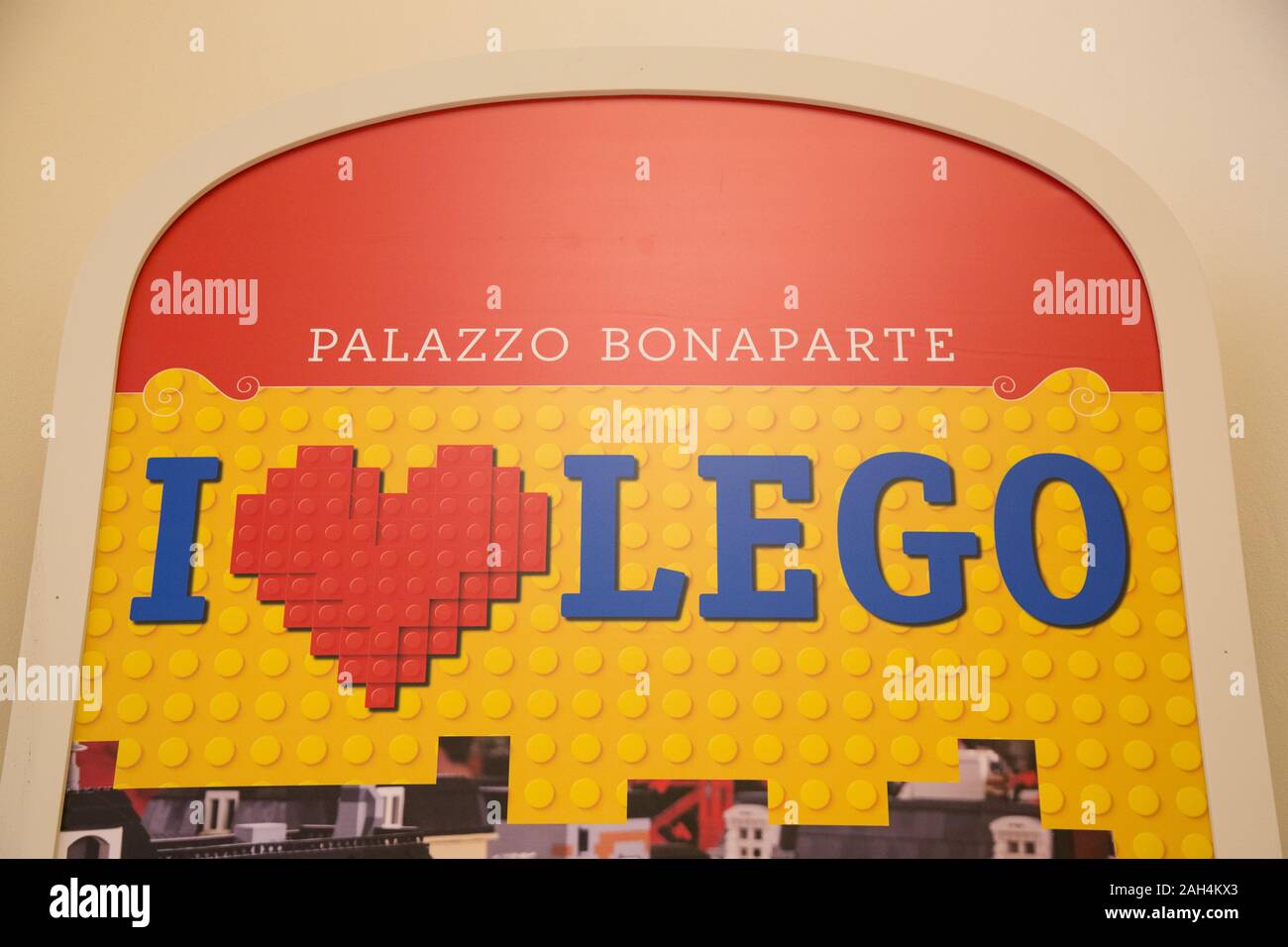 Palazzo bonaparte roma hi-res stock photography and images - Alamy