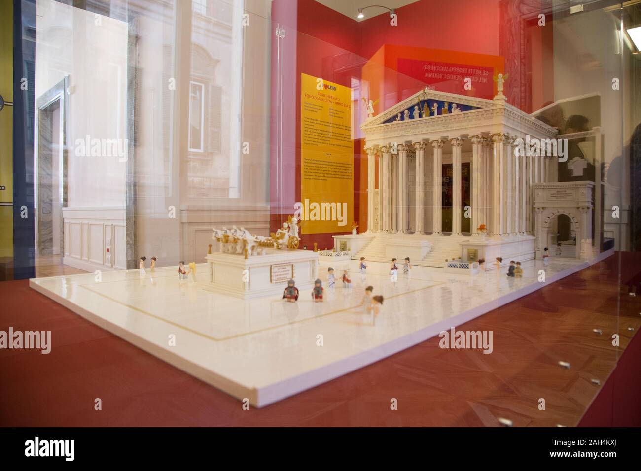 Palazzo bonaparte roma hi-res stock photography and images - Alamy
