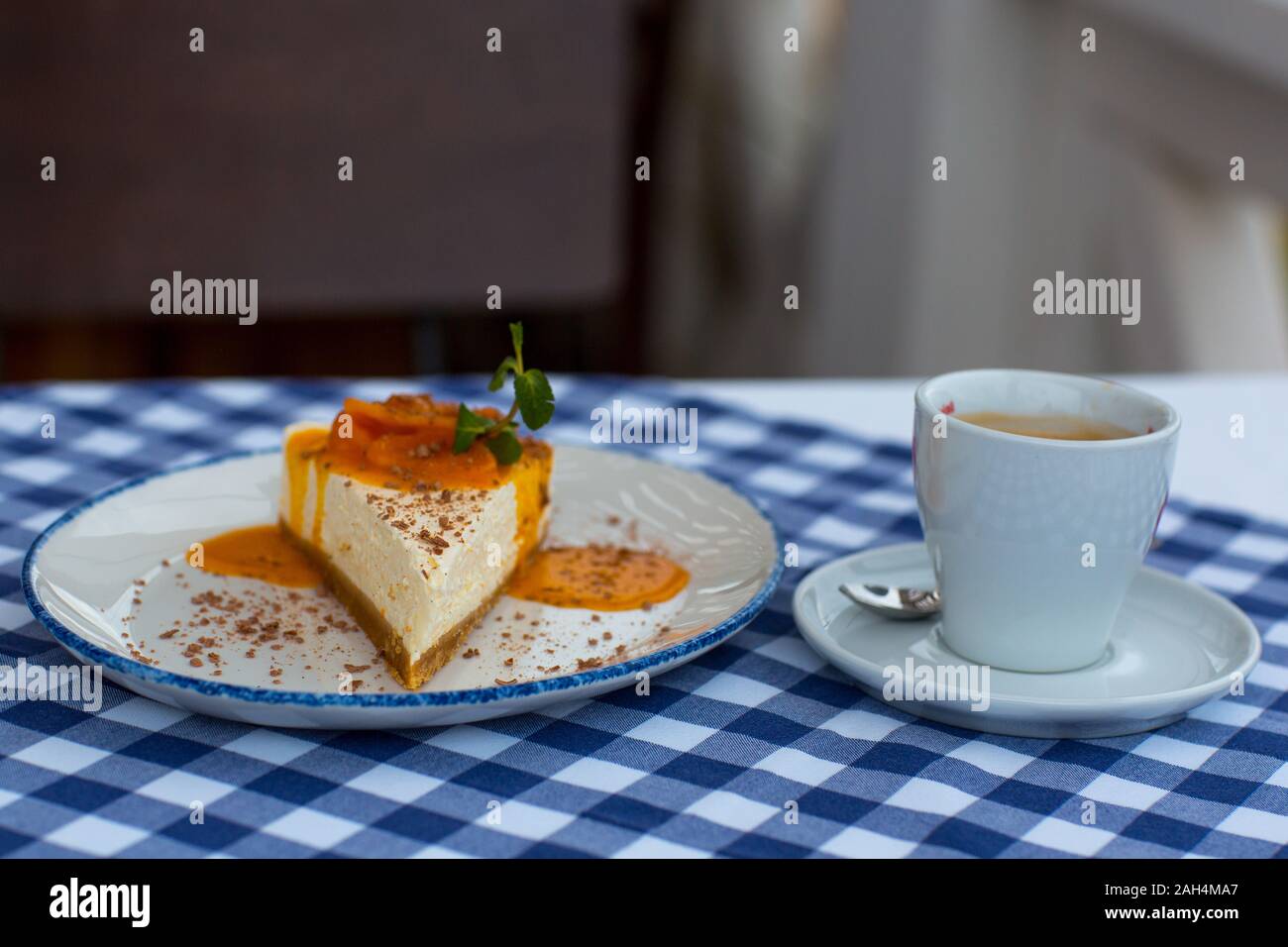 Mandarin cheese cake hi-res stock photography and images - Alamy