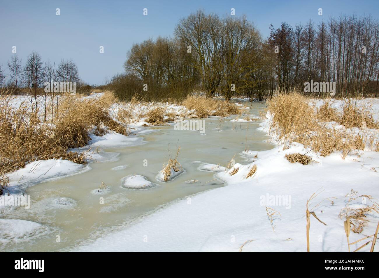 Cold view hi-res stock photography and images - Alamy
