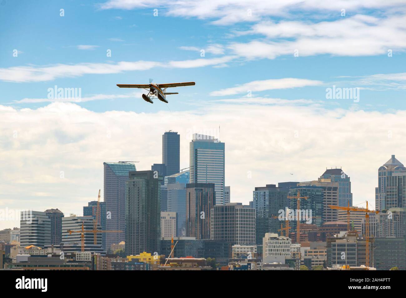 Aircraft flight in seattle hi-res stock photography and images - Alamy