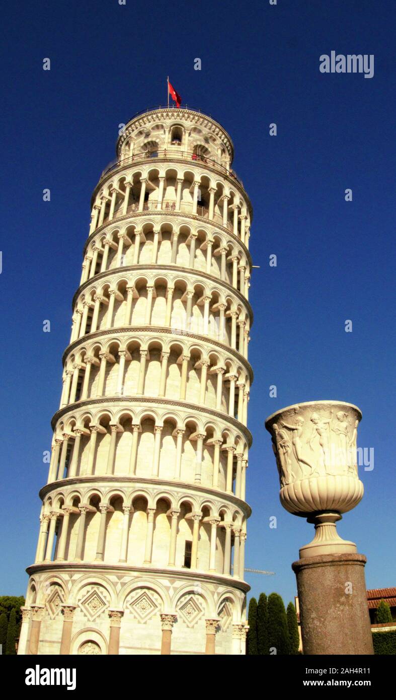 Leaning tower piza hi-res stock photography and images - Alamy