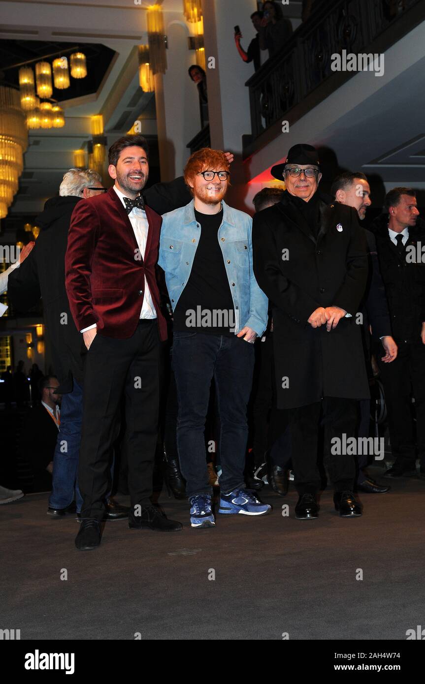 Young ed sheeran hi-res stock photography and images - Alamy