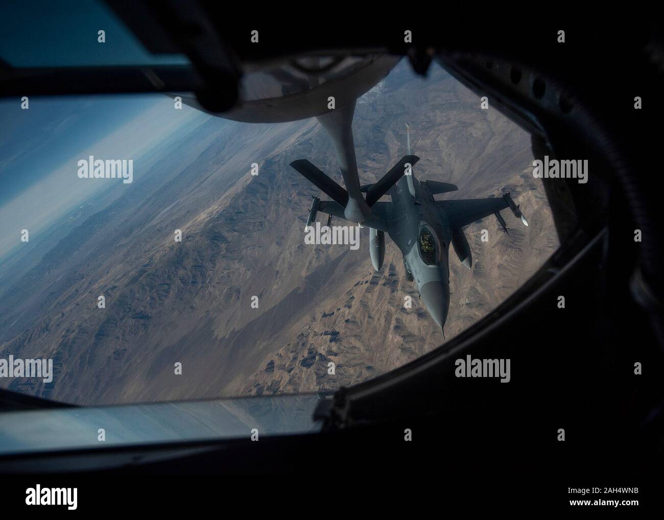 An F-16C Fighting Falcon fighter jet assigned to the 16th Weapons ...