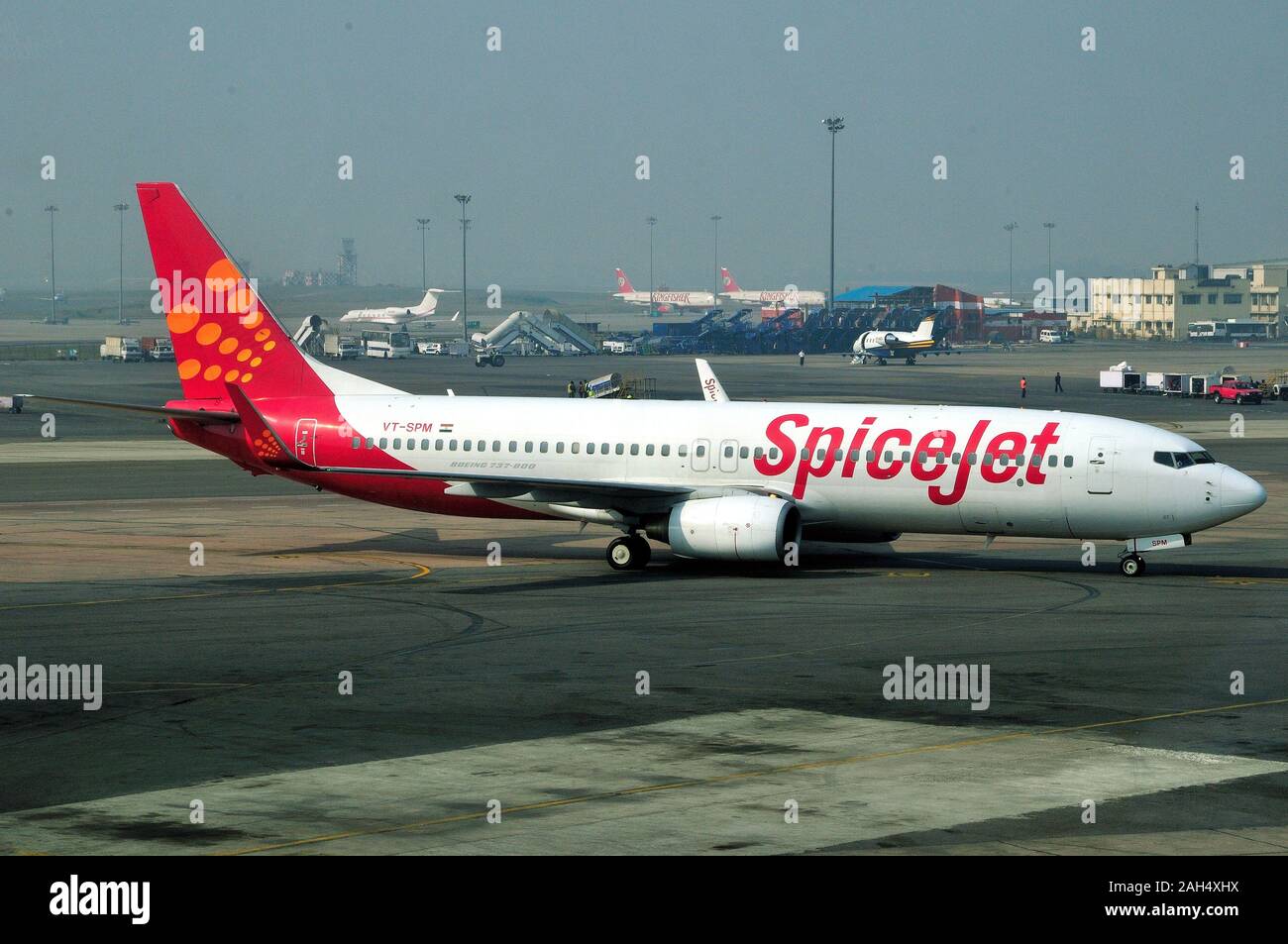 737 800 B737 High Resolution Stock Photography and Images - Alamy