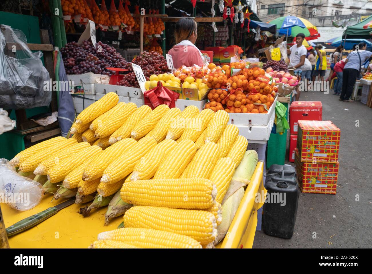 Christmas street market sweet stall hi-res stock photography and images ...