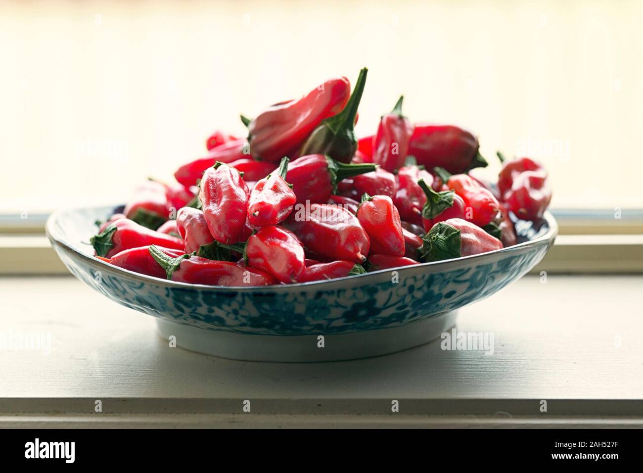 bowl of chilli Stock Photo - Alamy